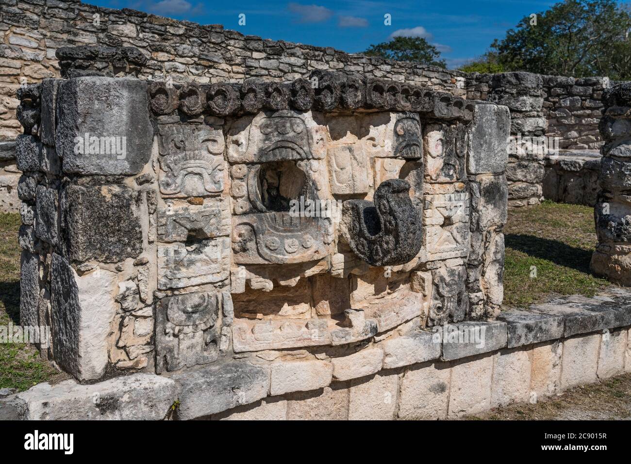 Mask temple ancient maya ruins hi-res stock photography and images - Alamy