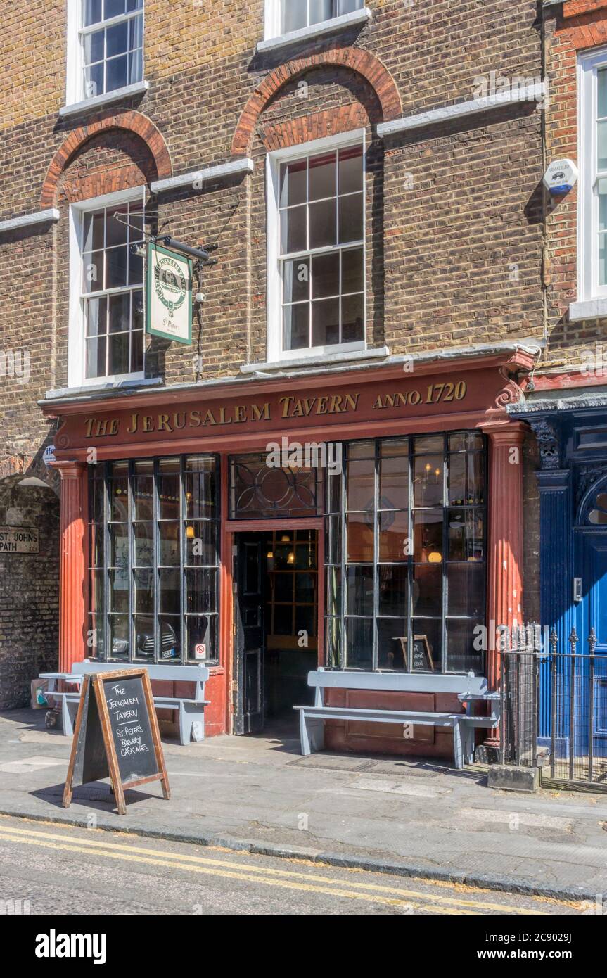 Clerkenwell Pubs High Resolution Stock Photography and Images - Alamy