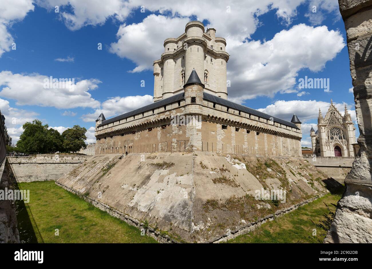 Vincennes castle hi-res stock photography and images - Alamy