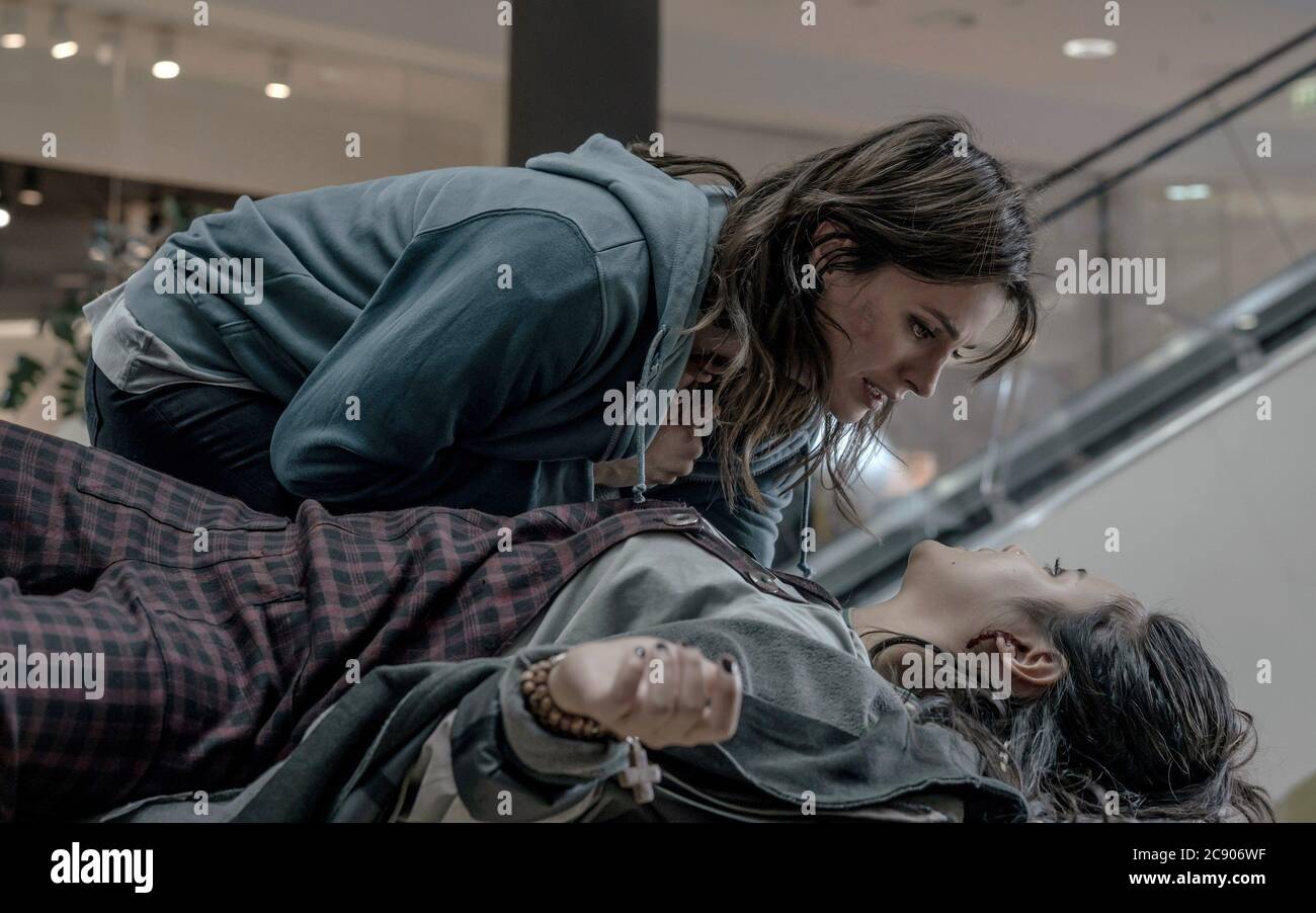 ABSENTIA, from top: Stana Katic, Kaja Chan, Nosce Inimicum , (Season 3 ...