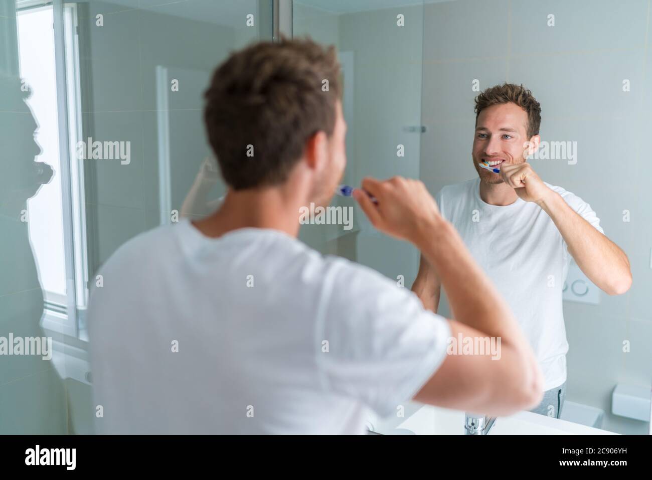 Using teeth hi-res stock photography and images - Alamy
