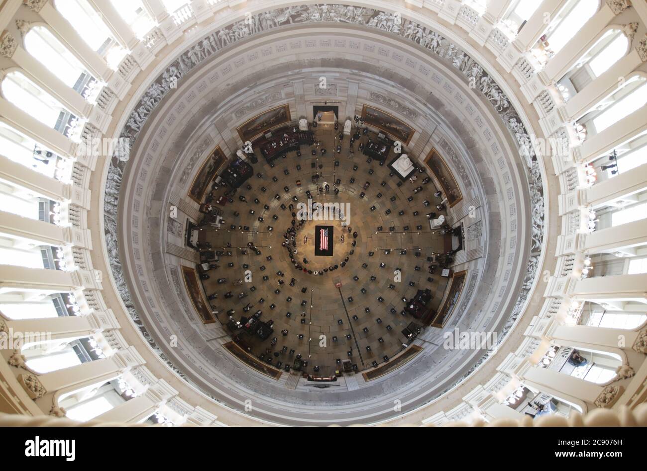 The us capitol rotunda circle hi-res stock photography and images - Alamy