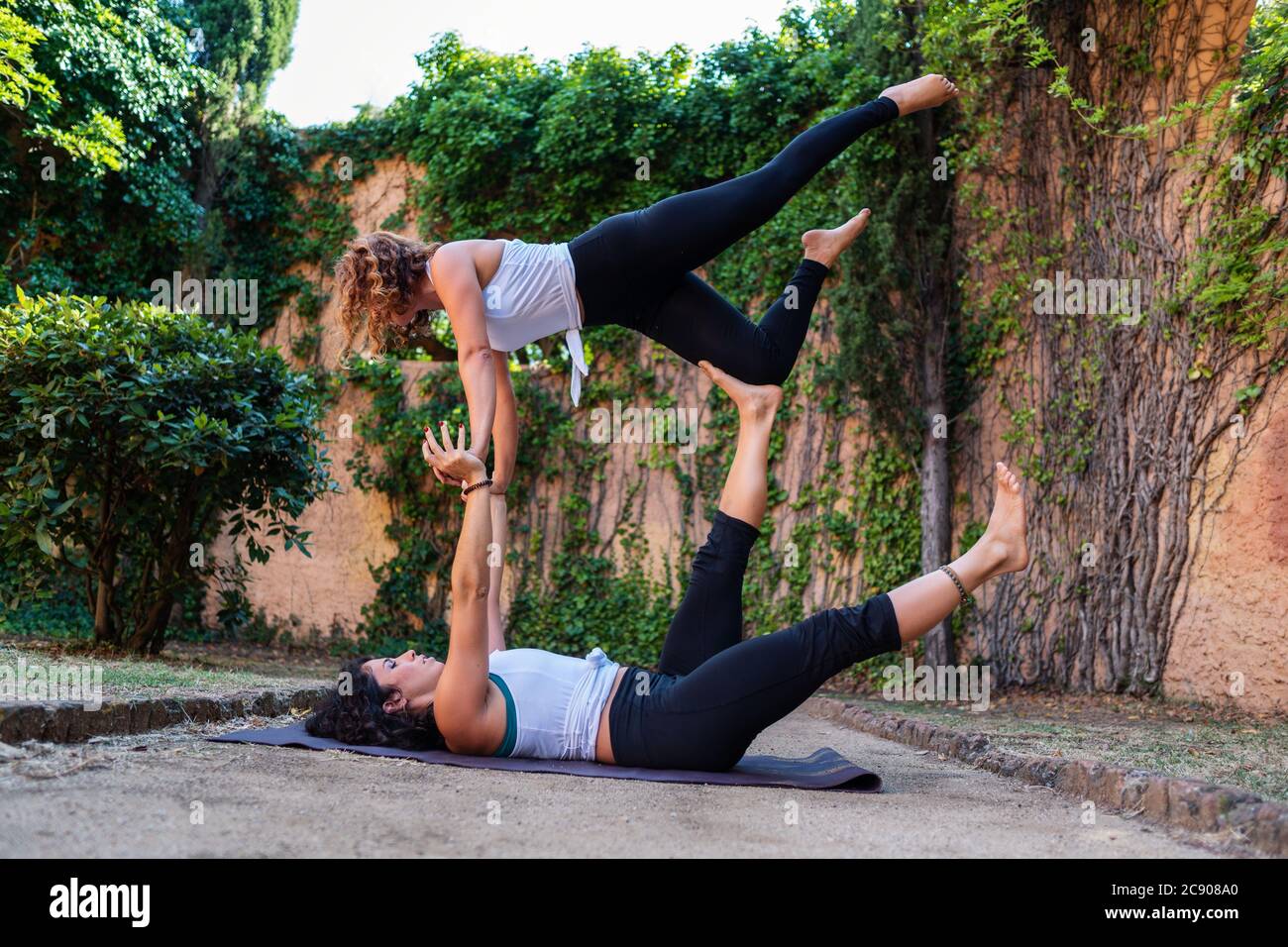 Beautiful couple in love doing hi-res stock photography and images - Alamy