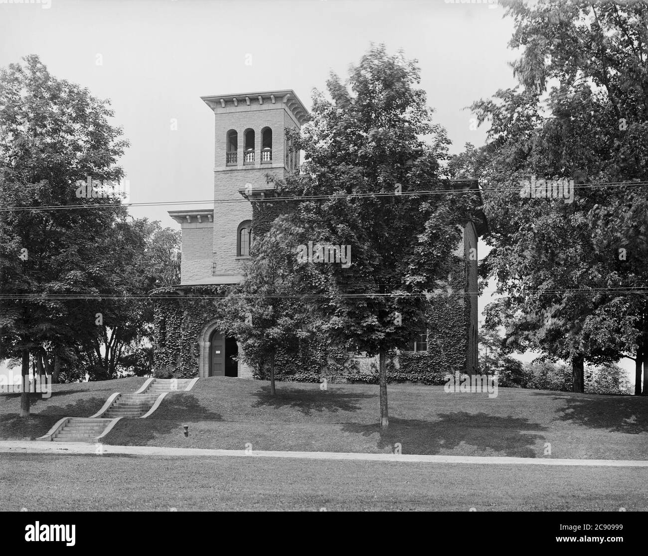 Amherst college campus hi-res stock photography and images - Alamy