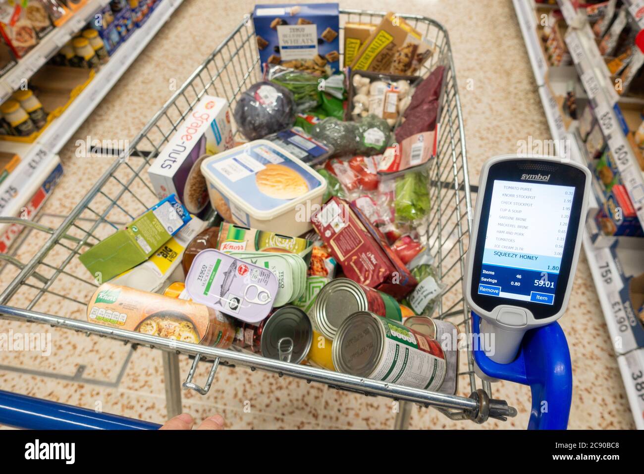Tesco self scan hi-res stock photography and images - Alamy