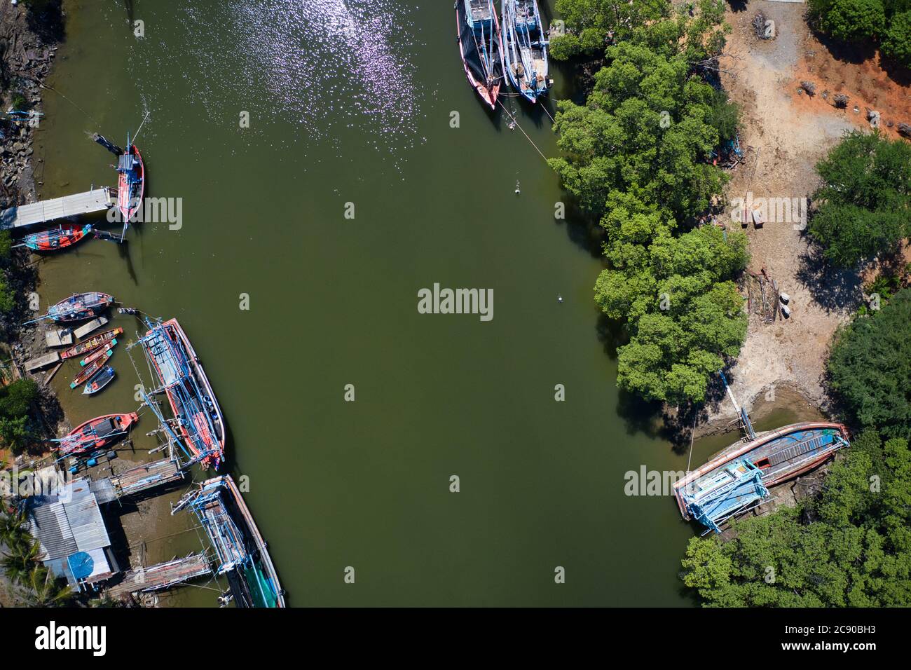 This unique photo shows the beautiful landscape of Pak Nam Pran in ...
