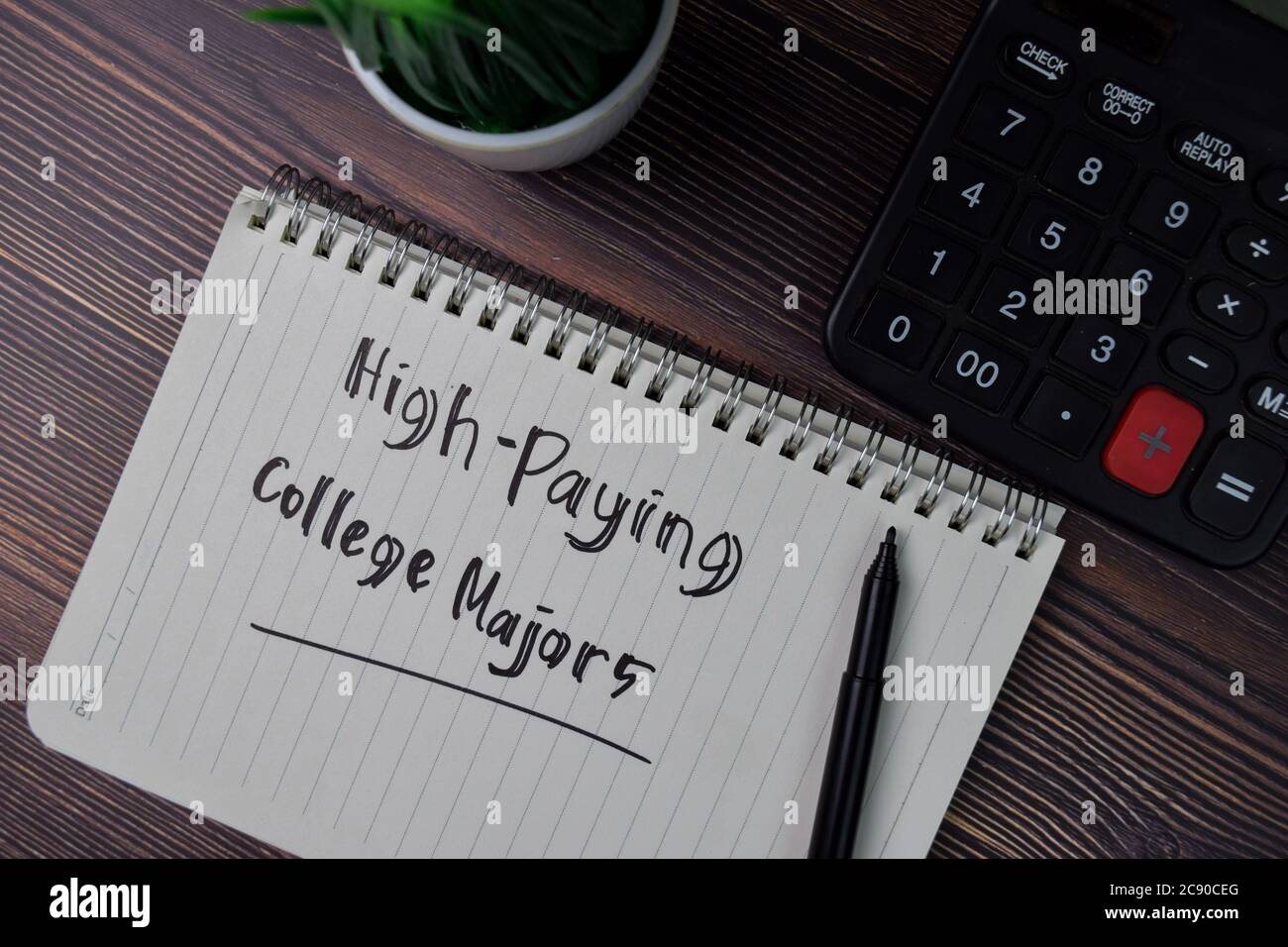 Business major college hi-res stock photography and images - Alamy