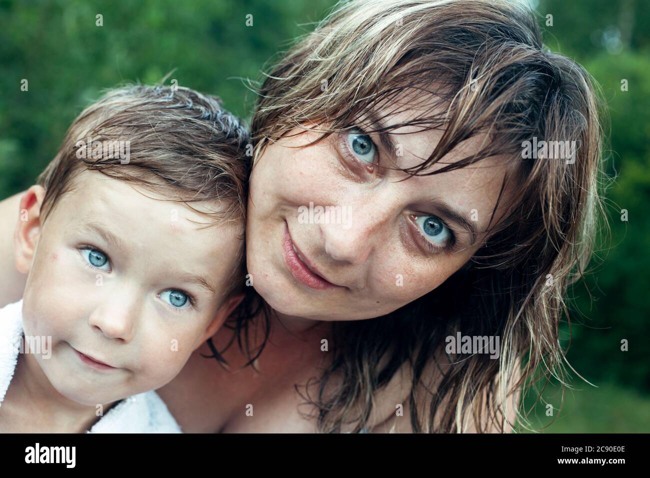 Mother son bathing hi-res stock photography and images - Alamy