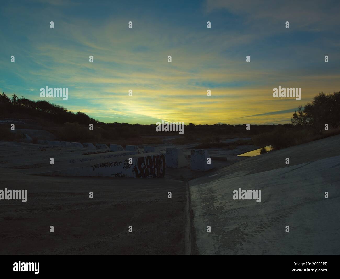 Flood basin hi-res stock photography and images - Alamy