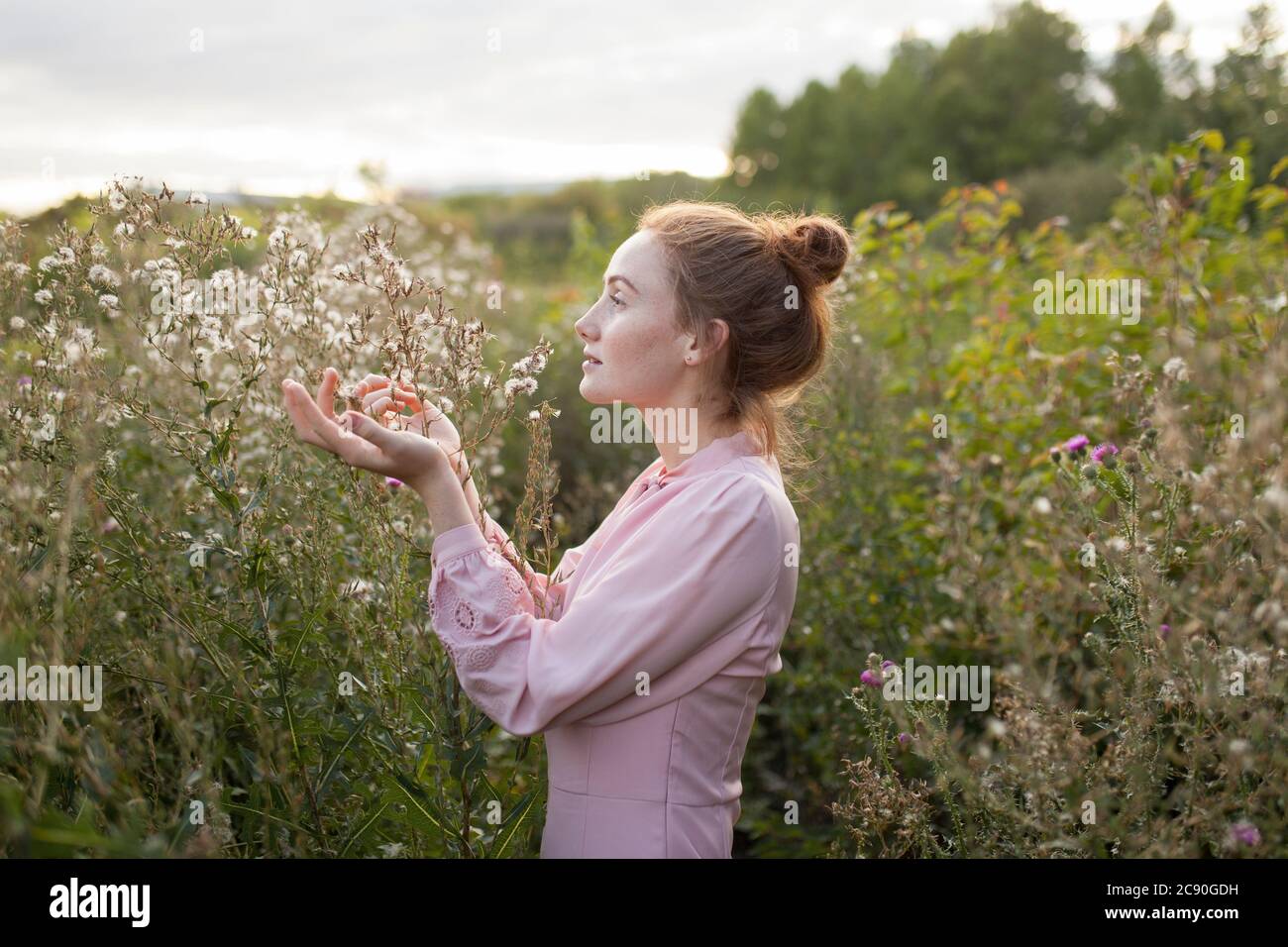 Woman russia young hi-res stock photography and images - Alamy