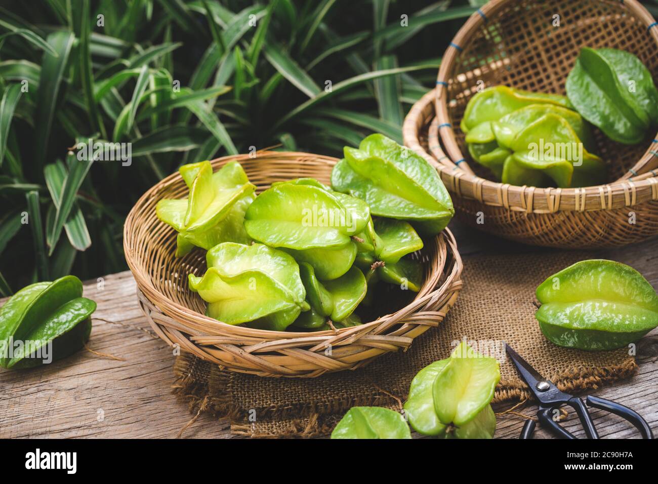 Starfruit hi-res stock photography and images - Alamy
