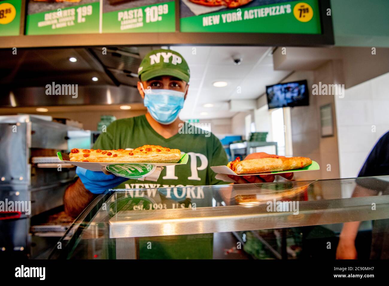 Dunkin donuts customers hi-res stock photography and images - Alamy