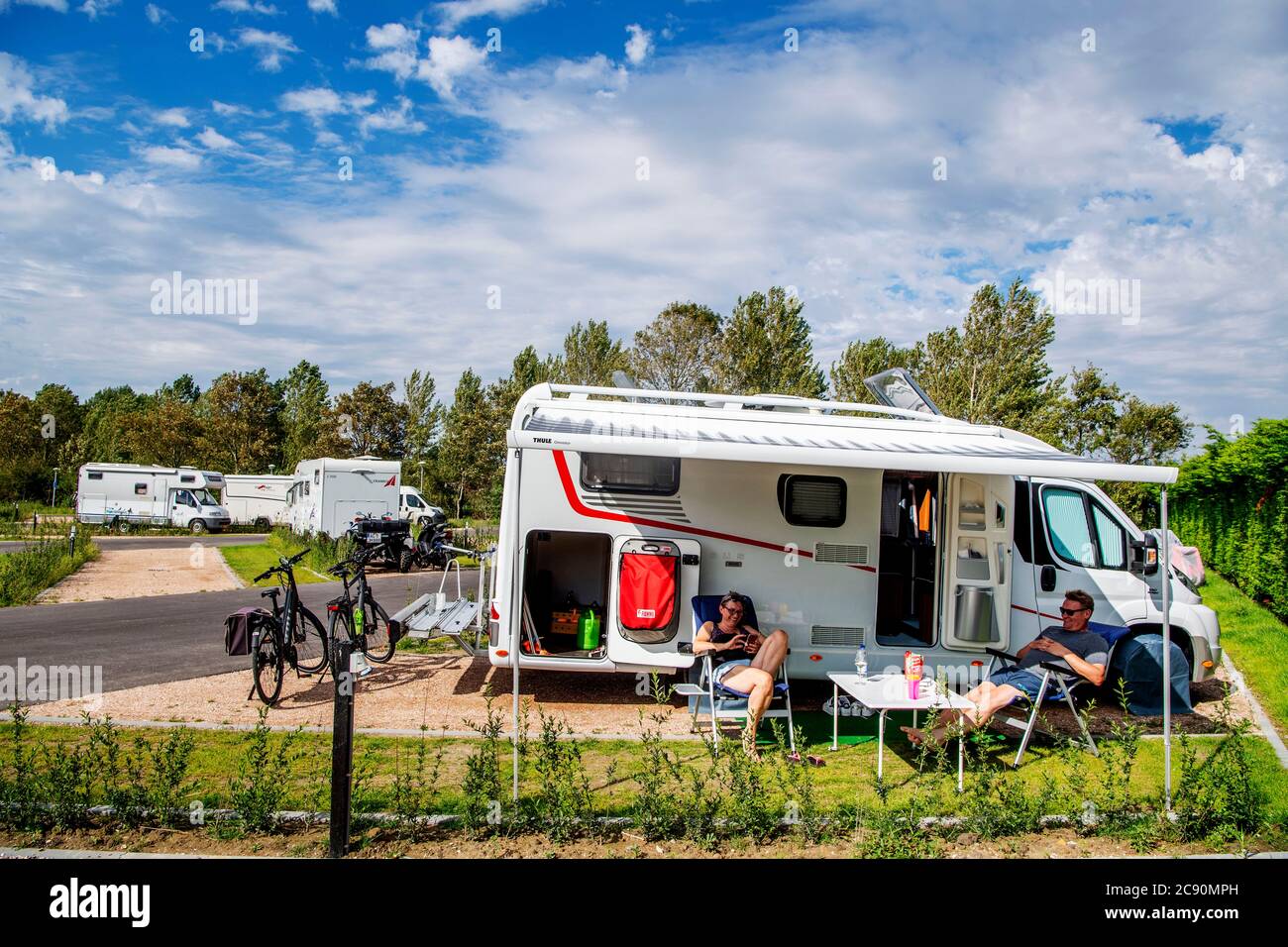 Caravan campers hi-res stock photography and images - Alamy
