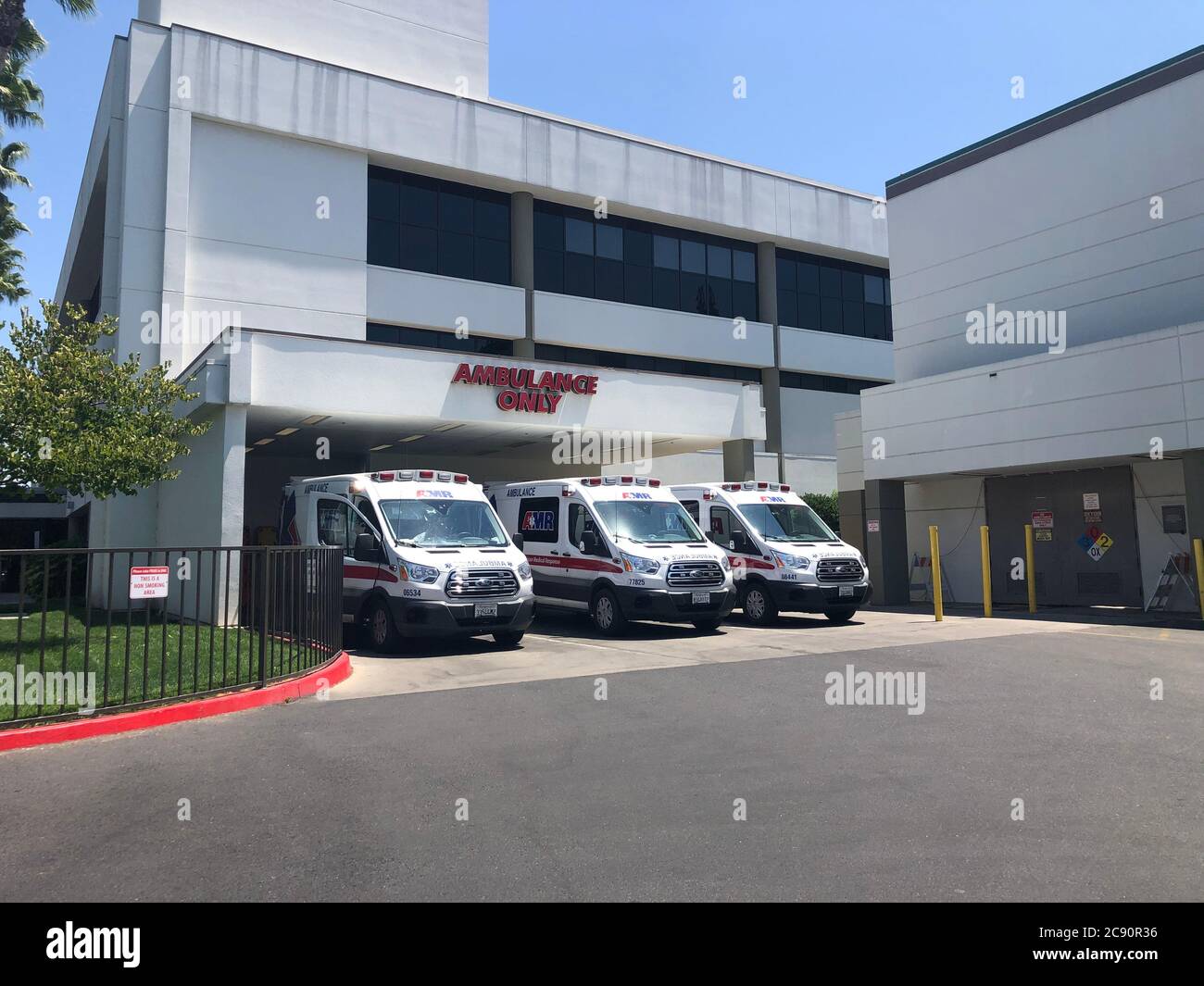 Line up of doctors hi-res stock photography and images - Alamy