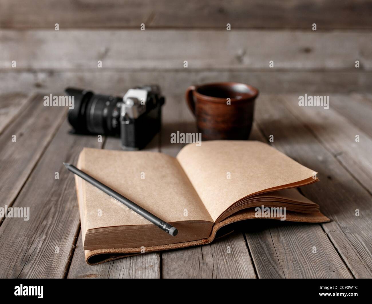 Table of items hi-res stock photography and images - Alamy