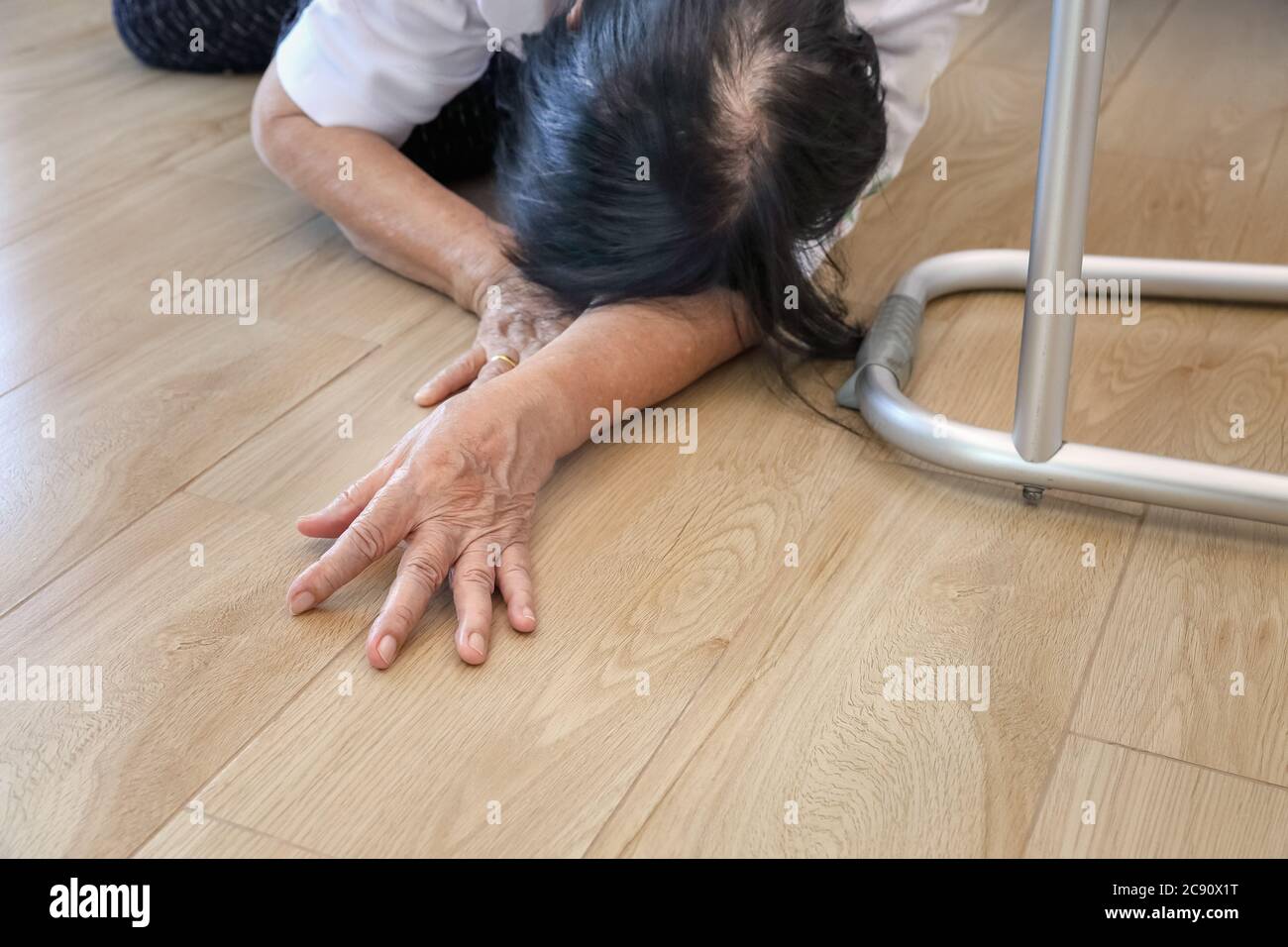 Elderly woman falling down at home ,hearth attack Stock Photo - Alamy
