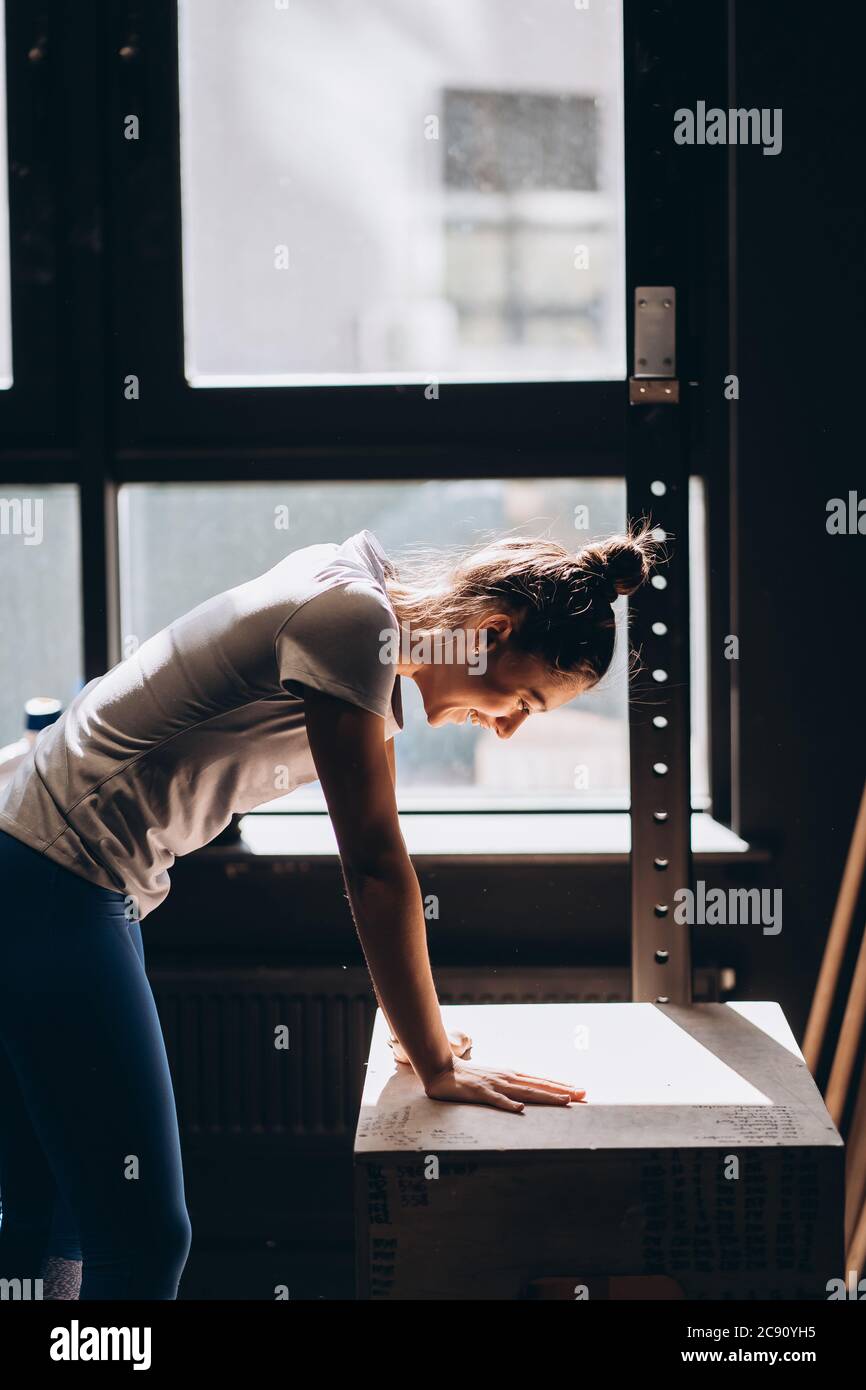 Pretty young cleavage hi-res stock photography and images - Alamy