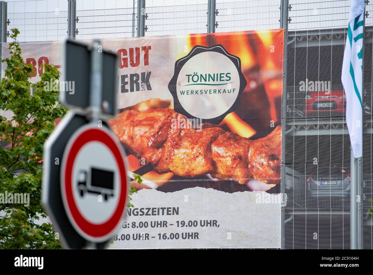 Promotion for the factory outlet at the headquarters of the Toennies ...