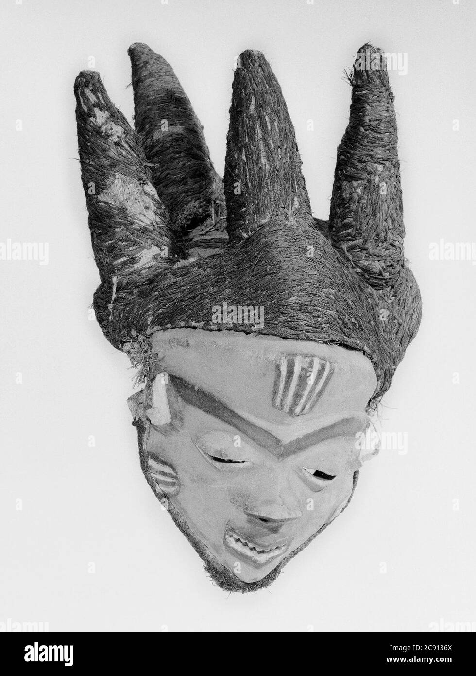 Mbuya mask hi-res stock photography and images - Alamy