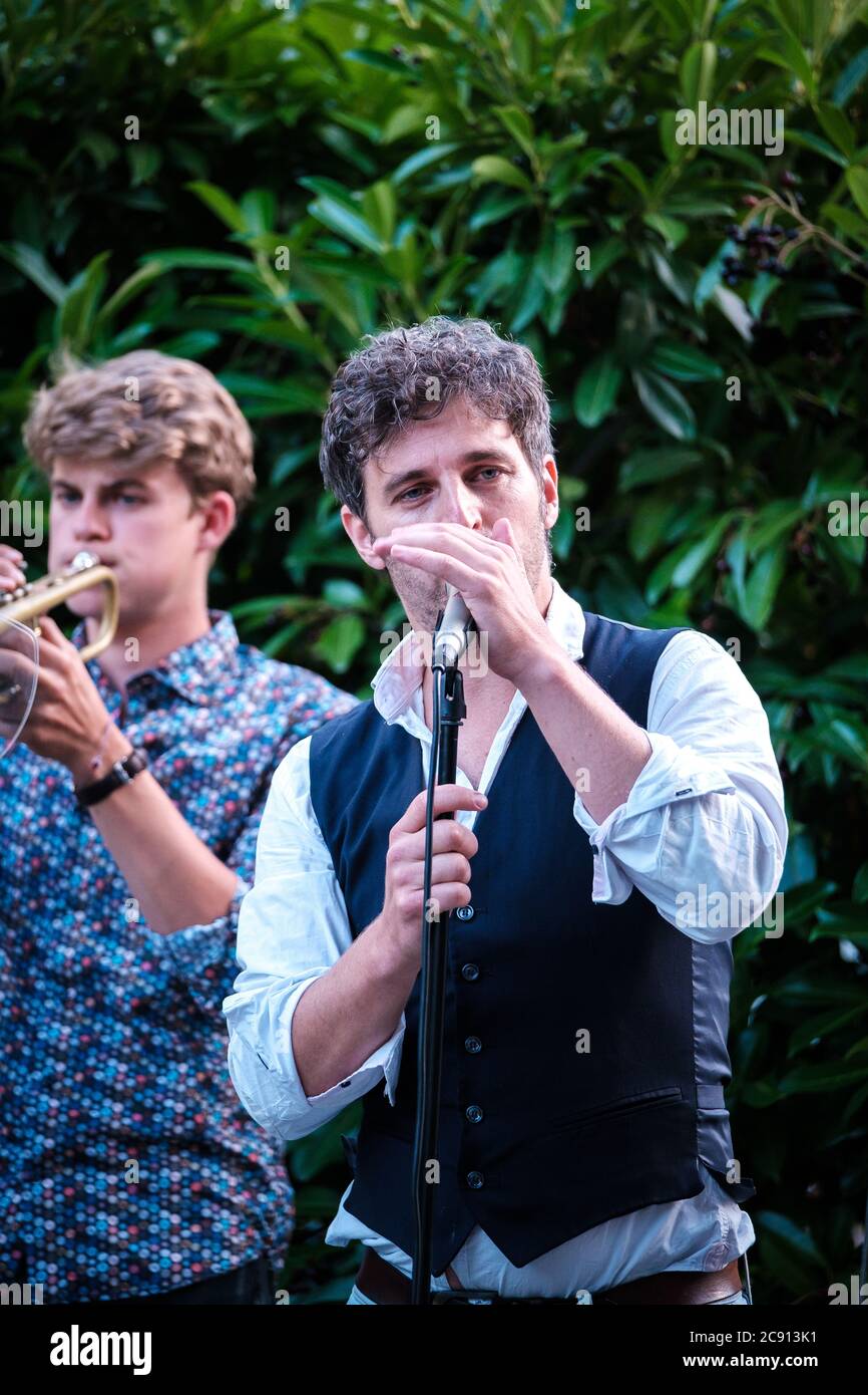 Eskimo artist hi-res stock photography and images - Alamy