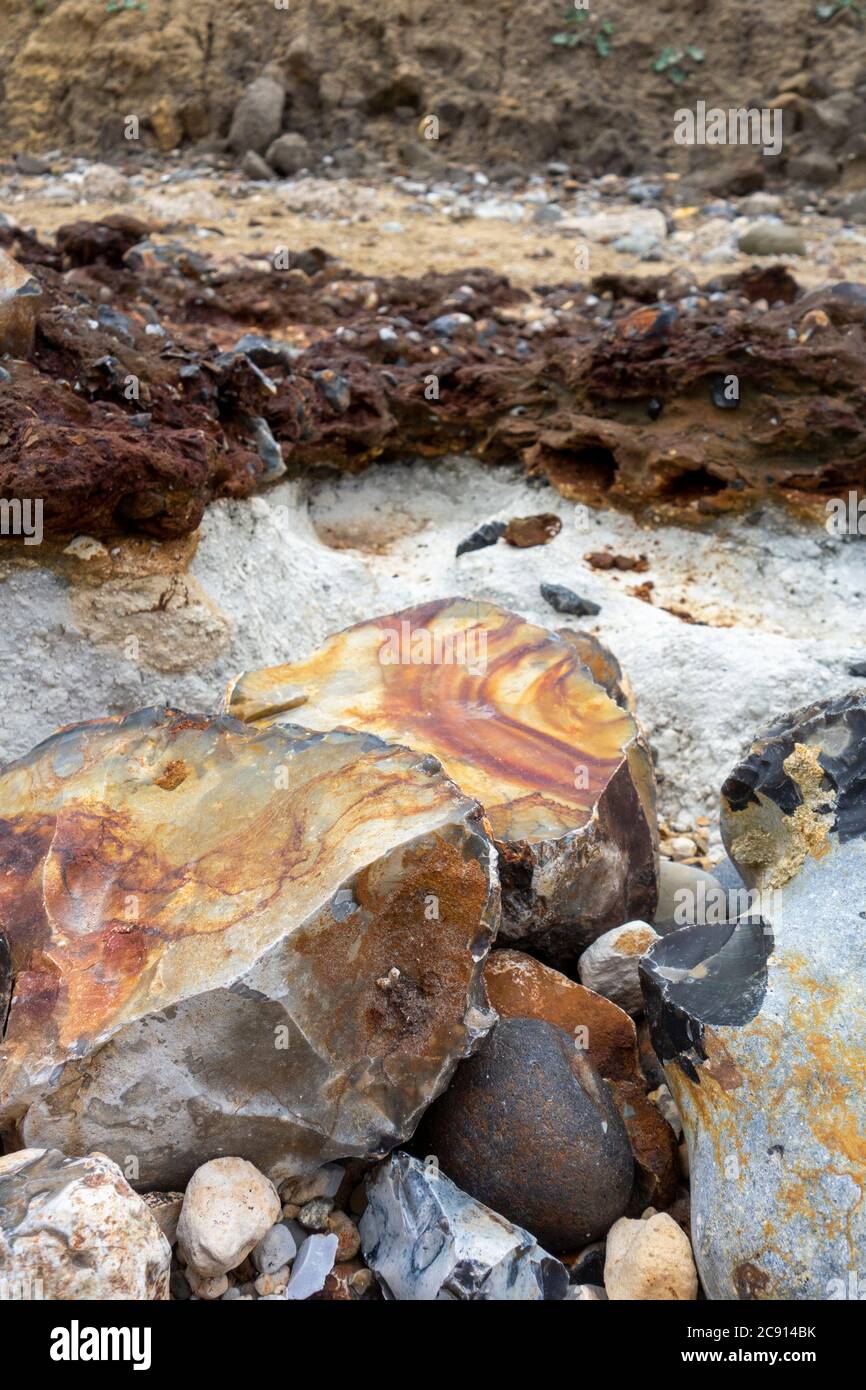 Flint nodules hi-res stock photography and images - Alamy