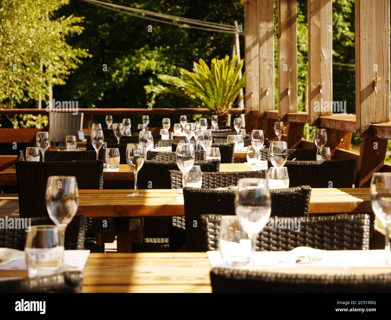 Restaurant table evening empty hi-res stock photography and images - Alamy