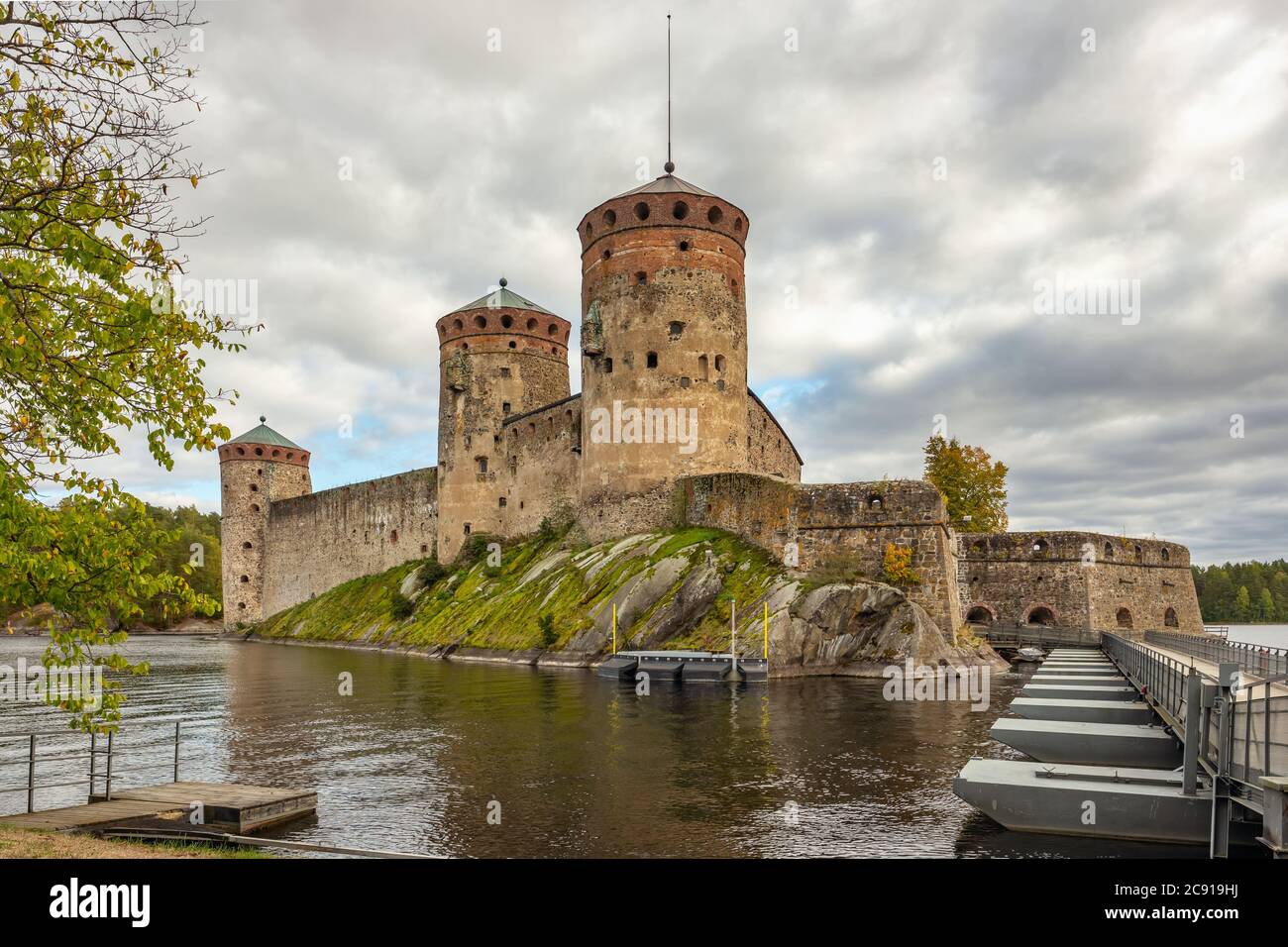 Olavinlinna castle water castle savonlinna hi-res stock photography and ...