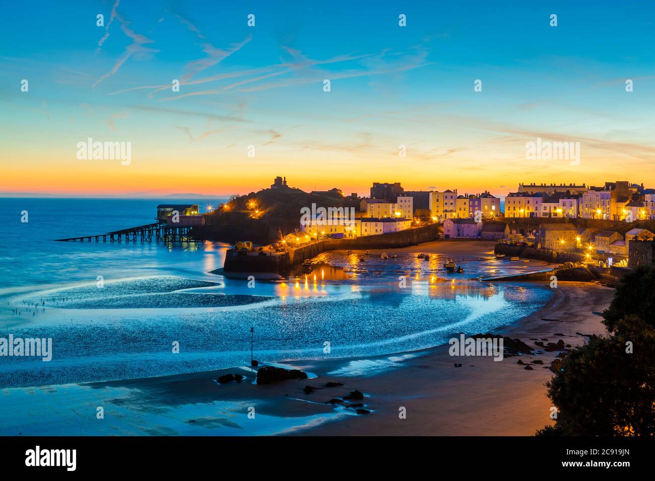 Tenby sunrise hi-res stock photography and images - Alamy
