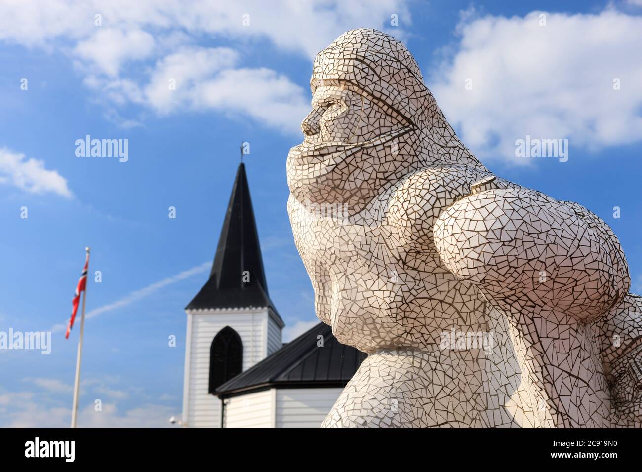 Norwegian Sailors Church with Statue of Captain Scott Cardiff Bay ...