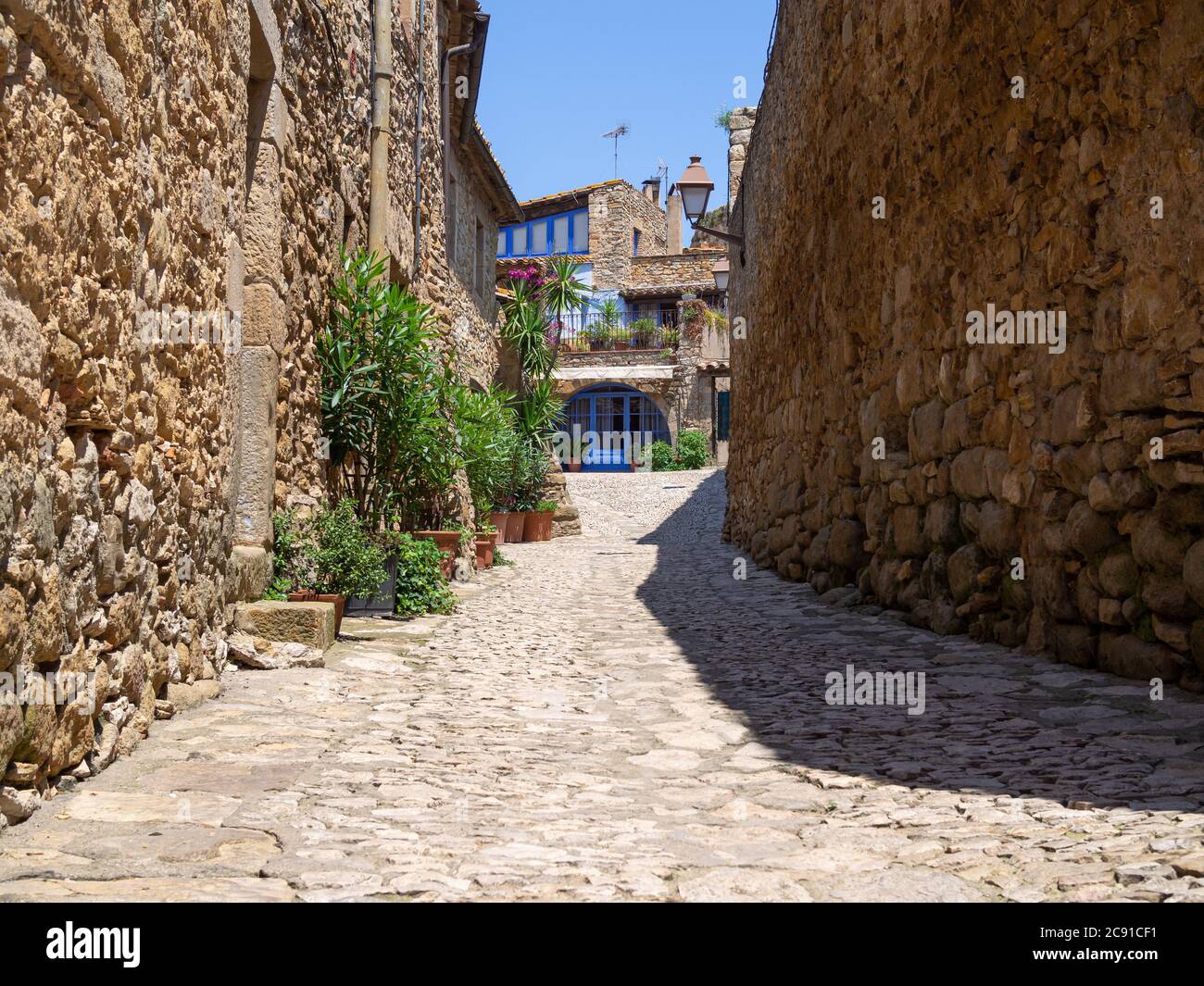 Medieval spanish architecture hi-res stock photography and images - Alamy