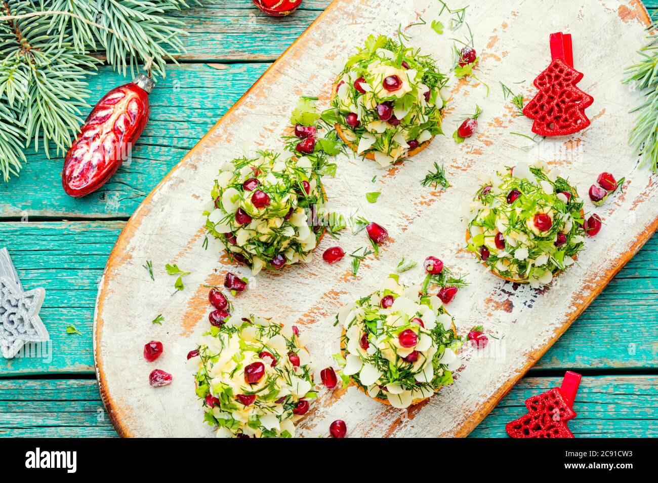 Christmas canapes or tartlet made of cheese,mayonnaise and garlic Stock ...