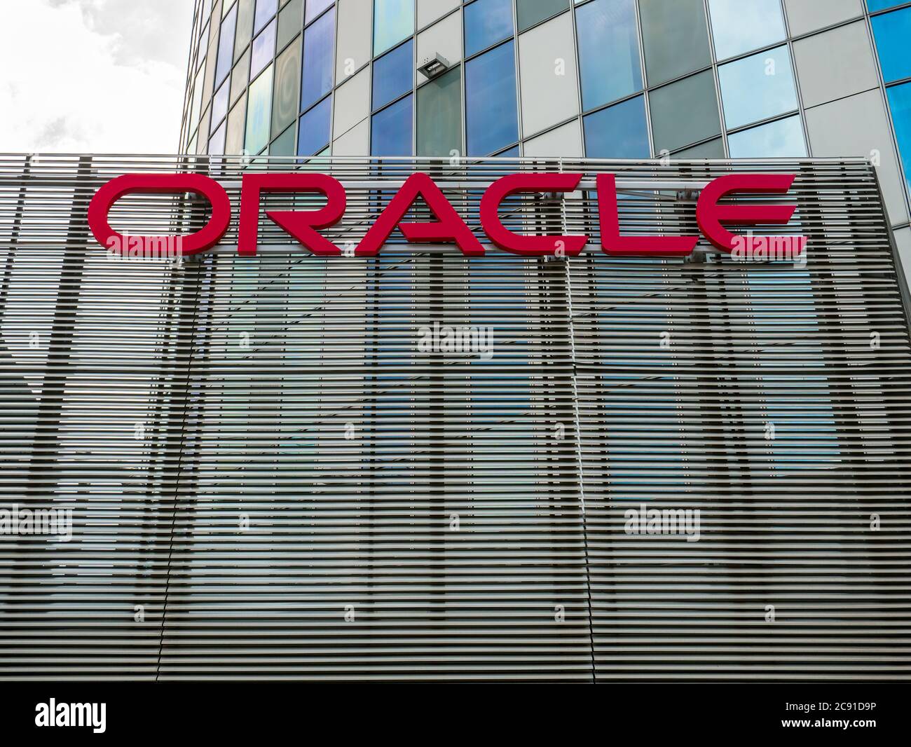 Office block skytower hi-res stock photography and images - Alamy