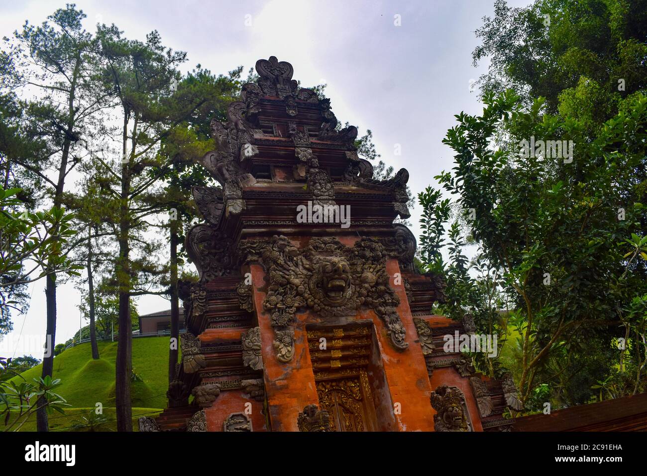 Bali indonesia hindu sculpture inside hi-res stock photography and ...