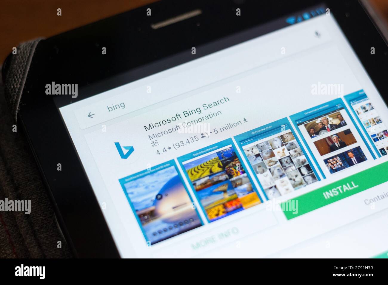 Microsoft bing logo hi-res stock photography and images - Alamy