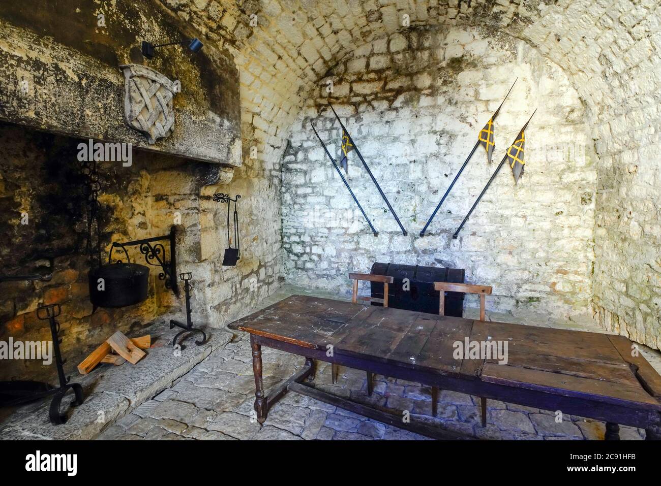 Medieval prison interior hi-res stock photography and images - Alamy