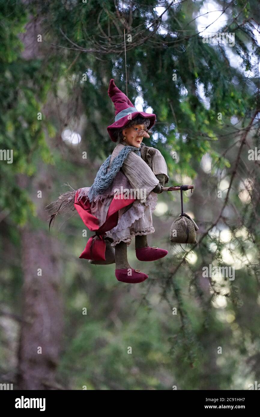 Witch hanging hi-res stock photography and images - Alamy