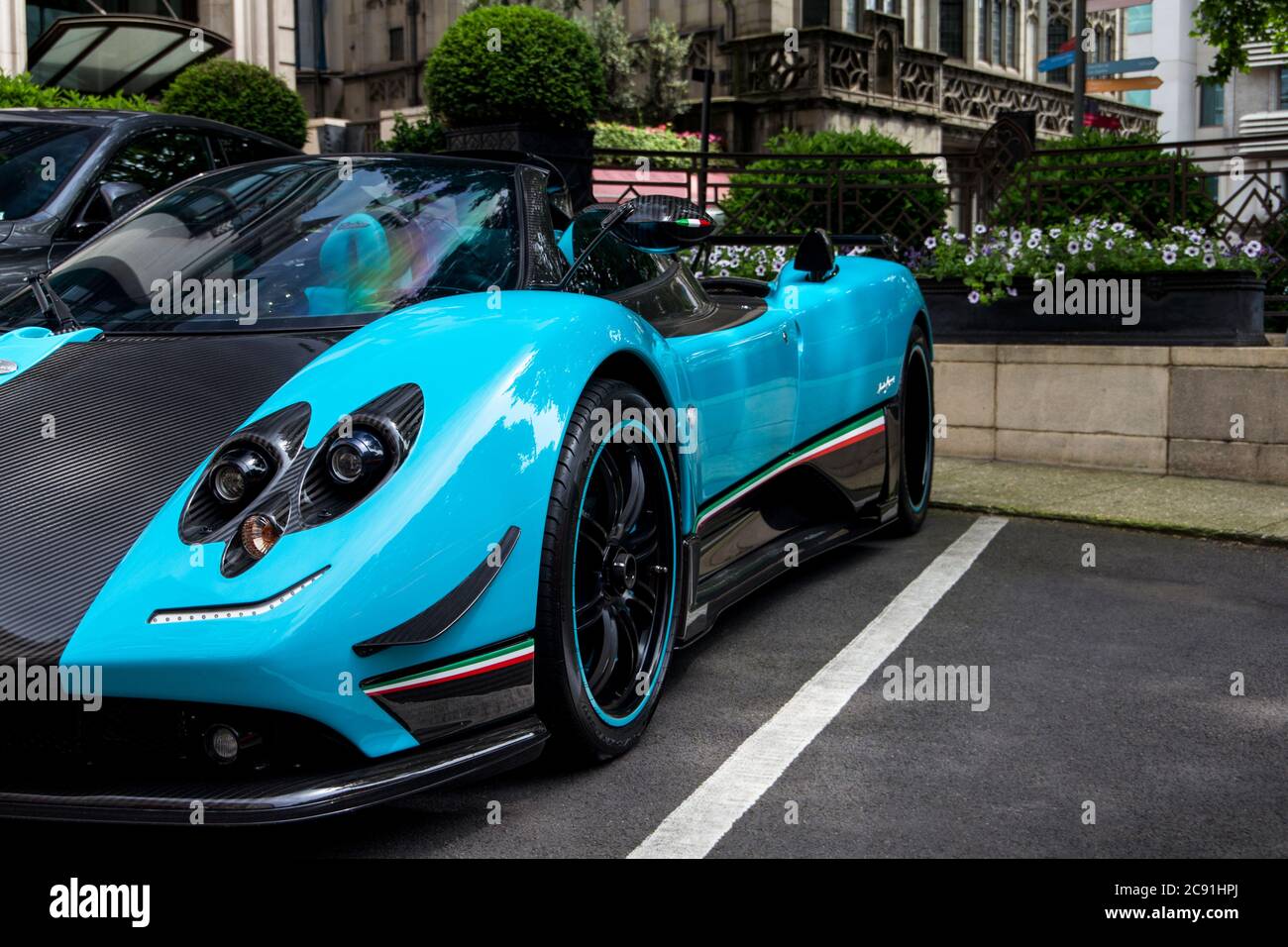 Blue with black carbon fiber Pagani Zonda 760 Uno one-off modern ...
