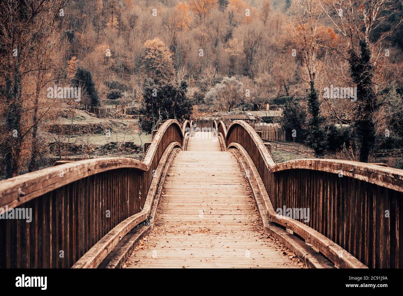 Bridge wallpapers hi-res stock photography and images - Alamy