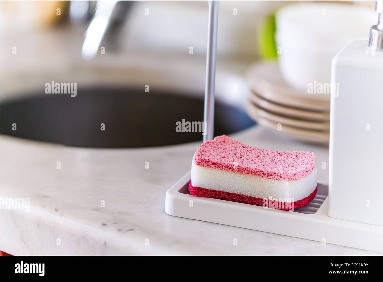 Dish sponge hi-res stock photography and images - Alamy
