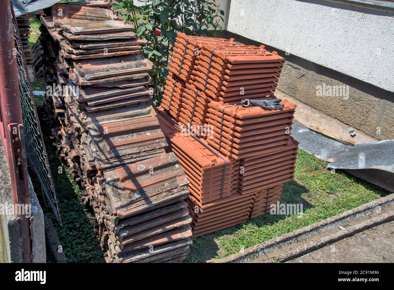 Clay paving tiles hi-res stock photography and images - Alamy