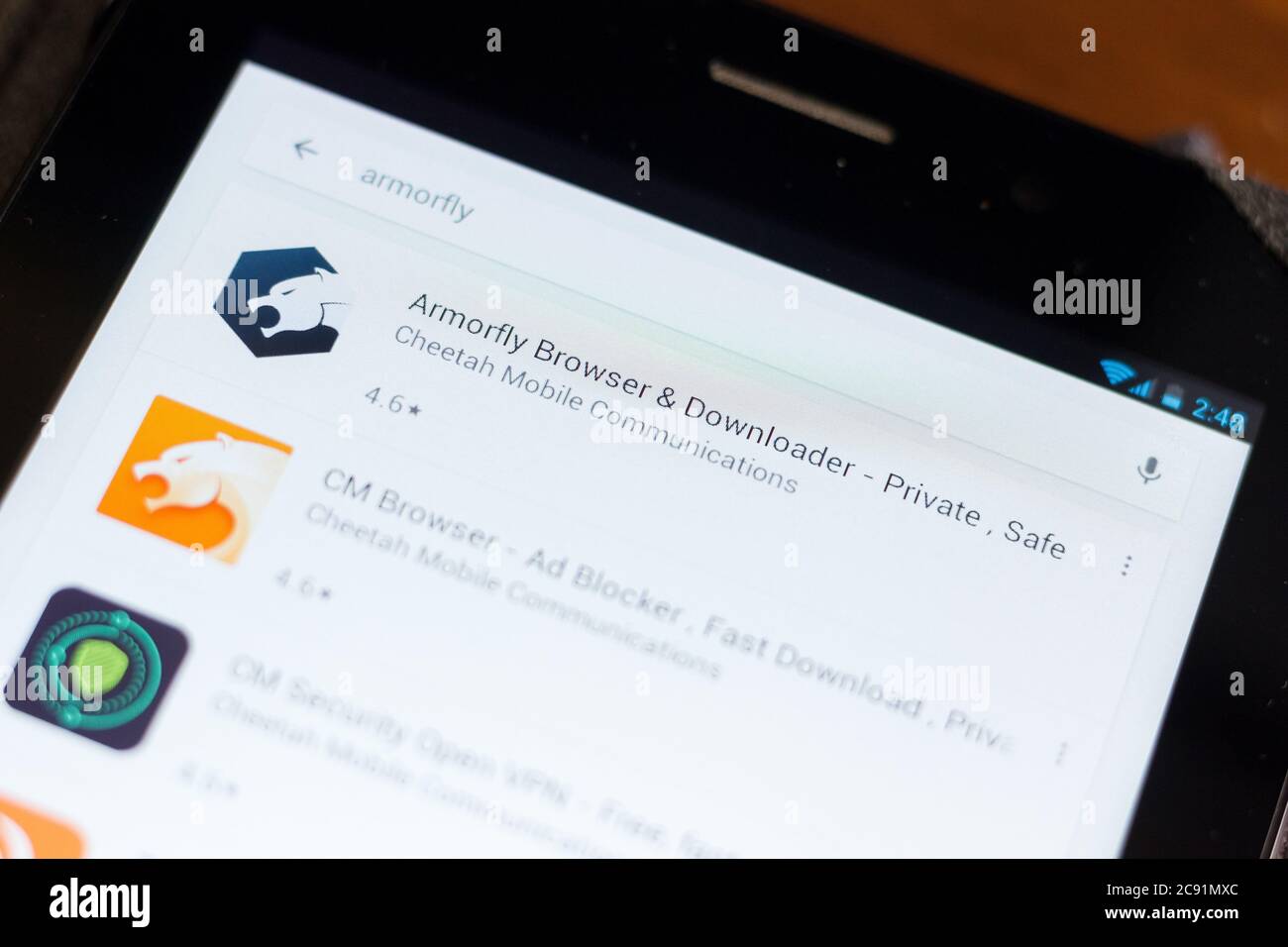 Downloader hi-res stock photography and images - Alamy
