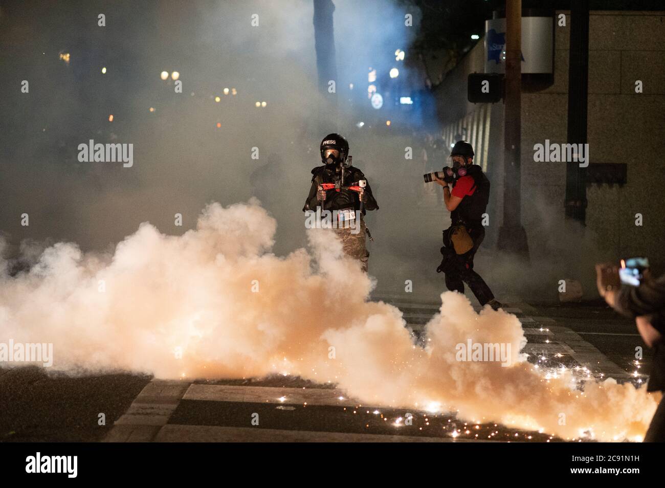 Riot destruction 2020 usa hi-res stock photography and images - Alamy