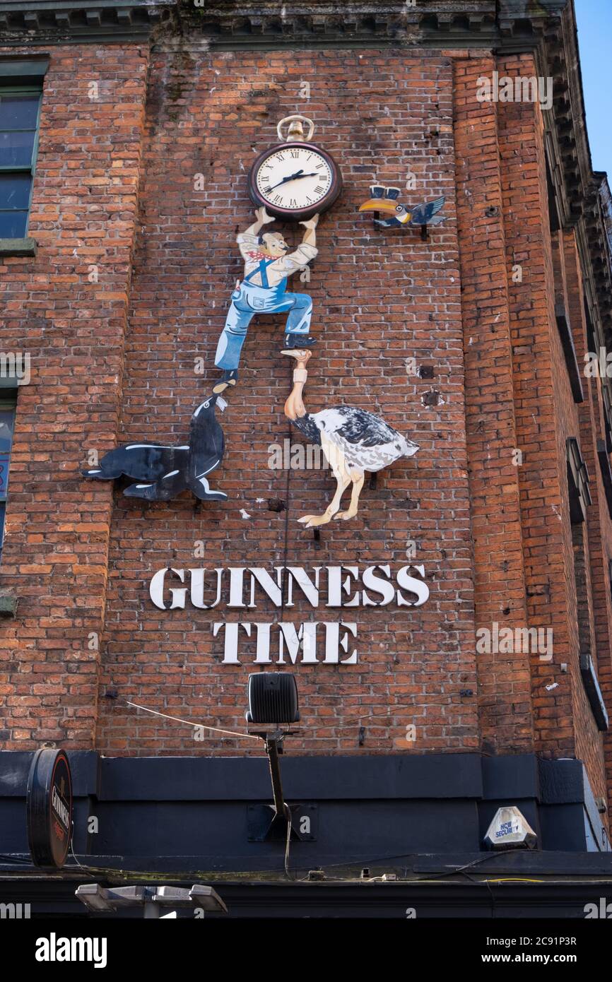 Guinness mural hi-res stock photography and images - Alamy