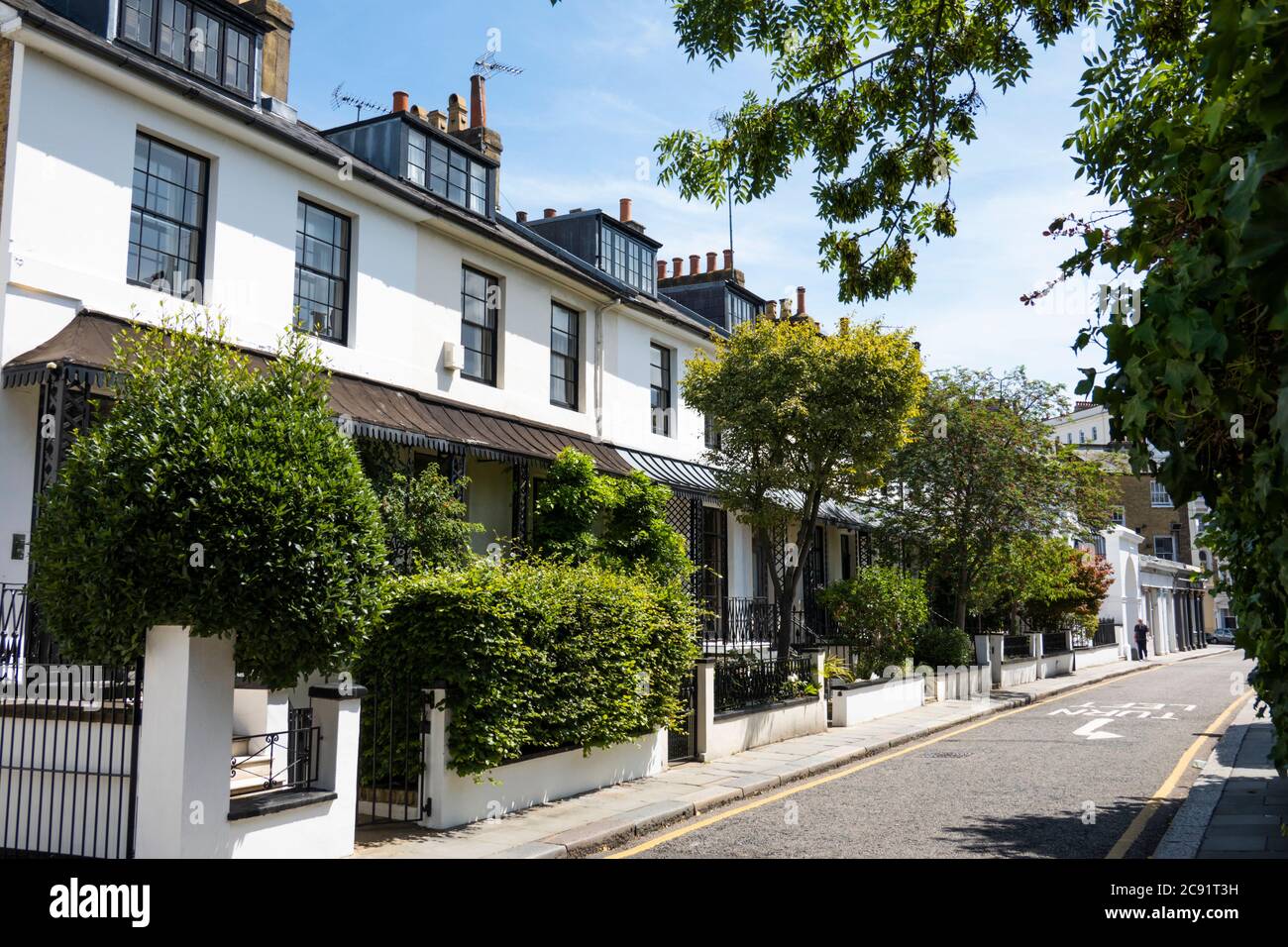 Houses victoria road w8 london hi-res stock photography and images - Alamy