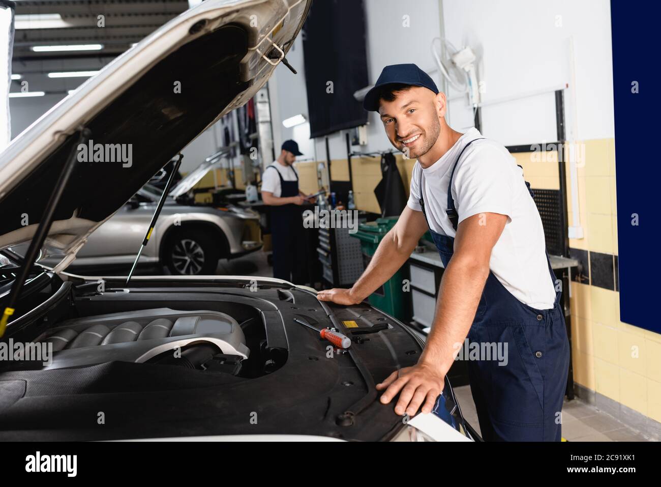 Two car garage happy hi-res stock photography and images - Alamy