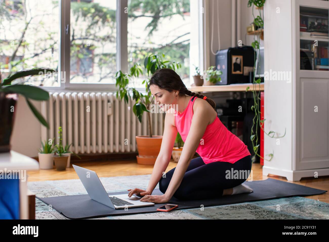 Zoom meeting woman hi-res stock photography and images - Alamy