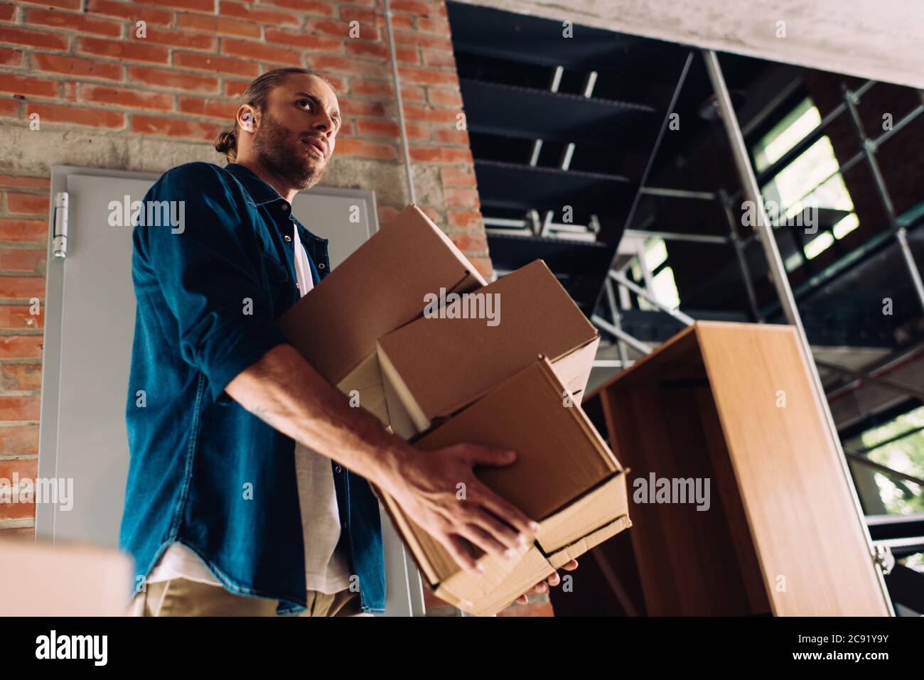 Cardboard boxes low angle hi-res stock photography and images - Alamy