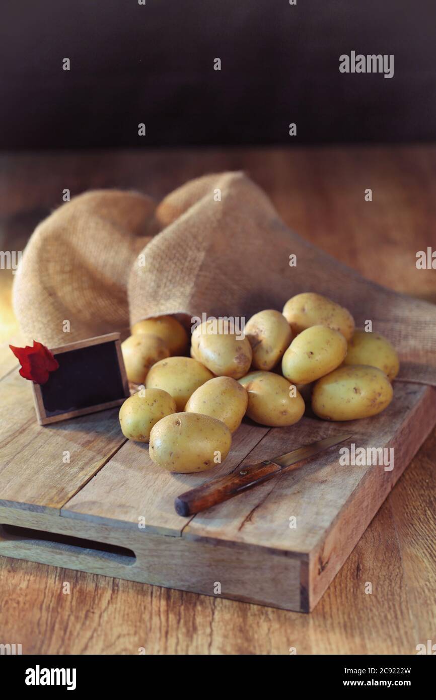 Food black 1 hi-res stock photography and images - Alamy