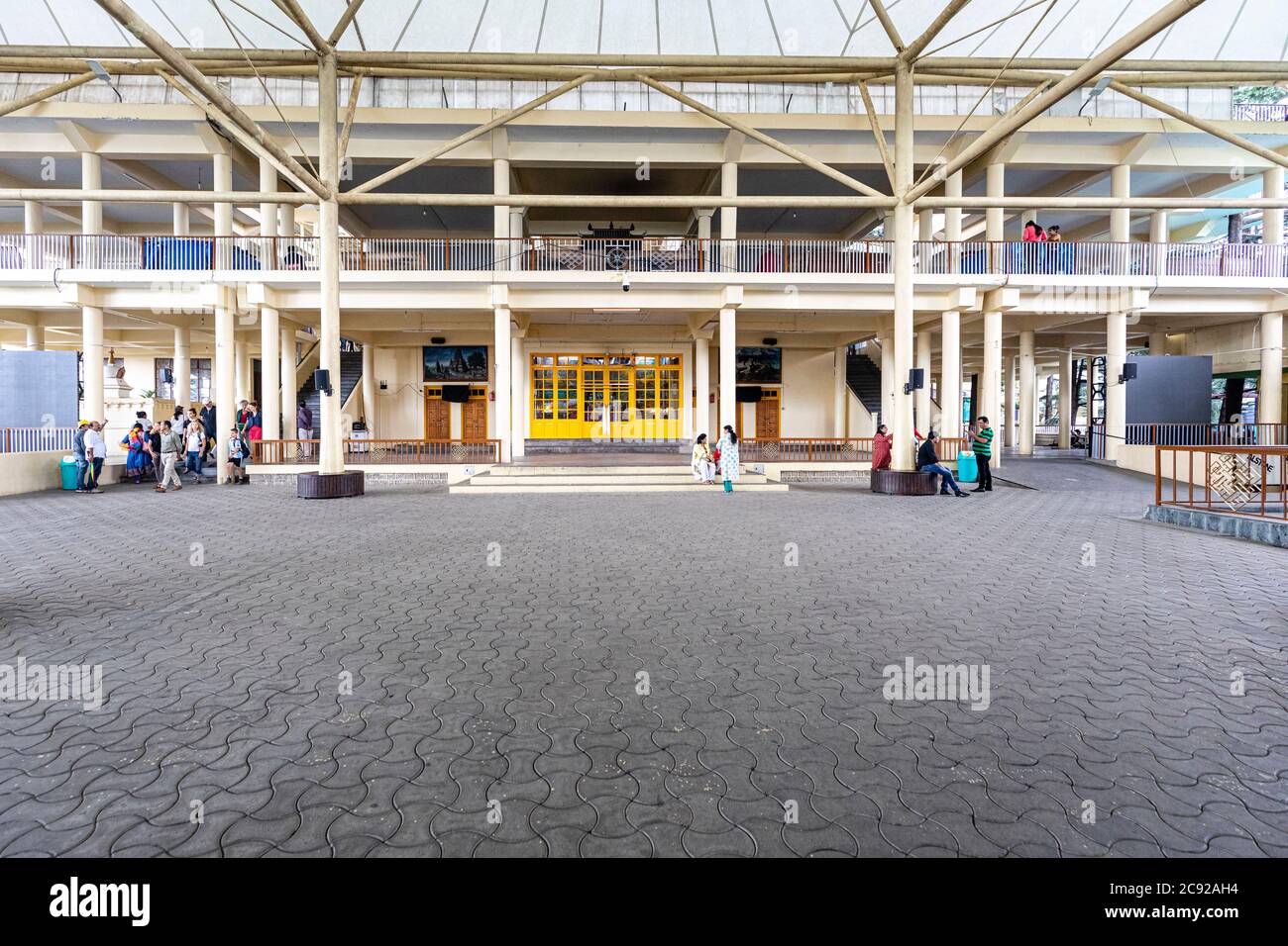 Dharamsala dalai lama temple hi-res stock photography and images - Alamy