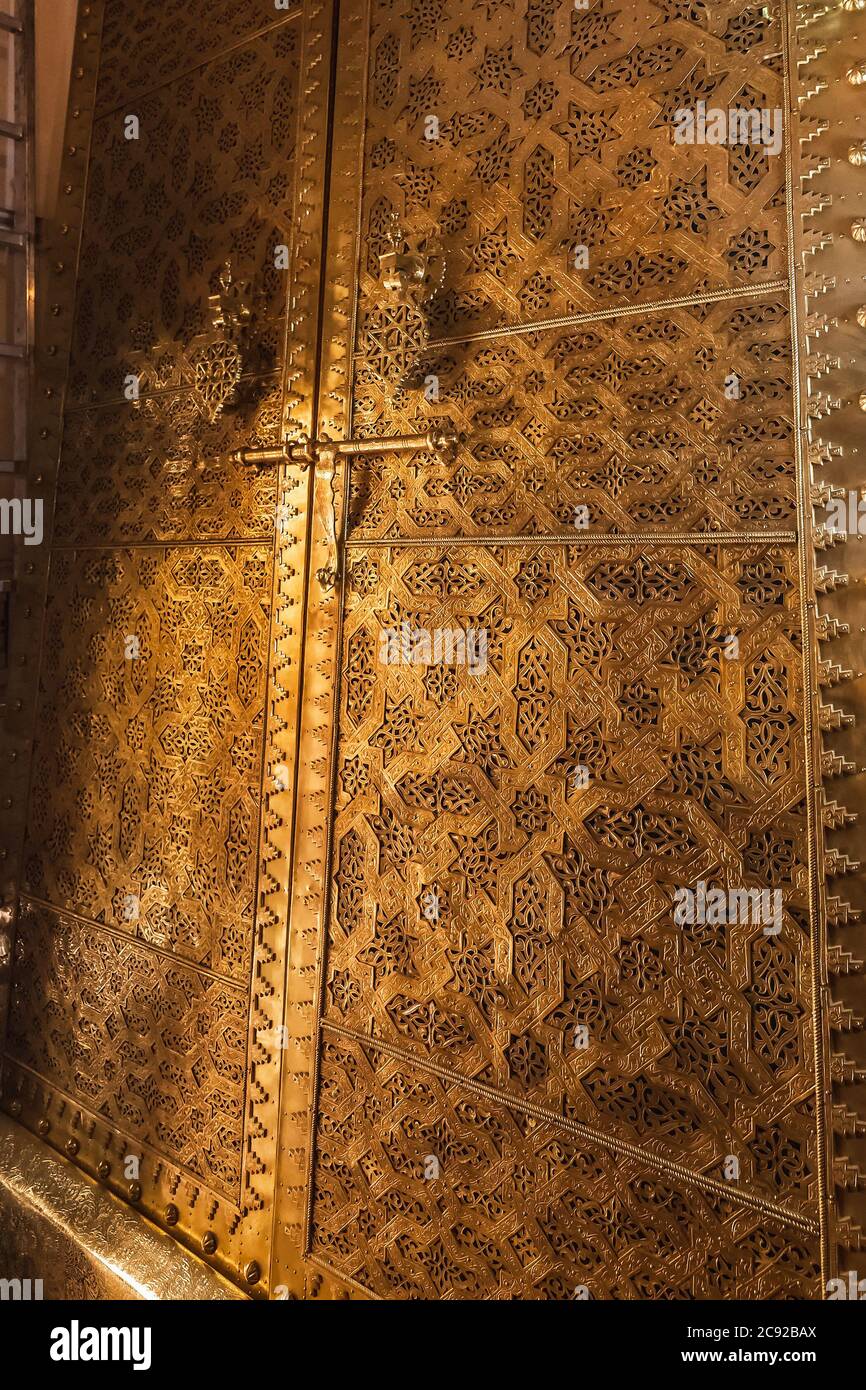 Souk metal work medina hi-res stock photography and images - Alamy